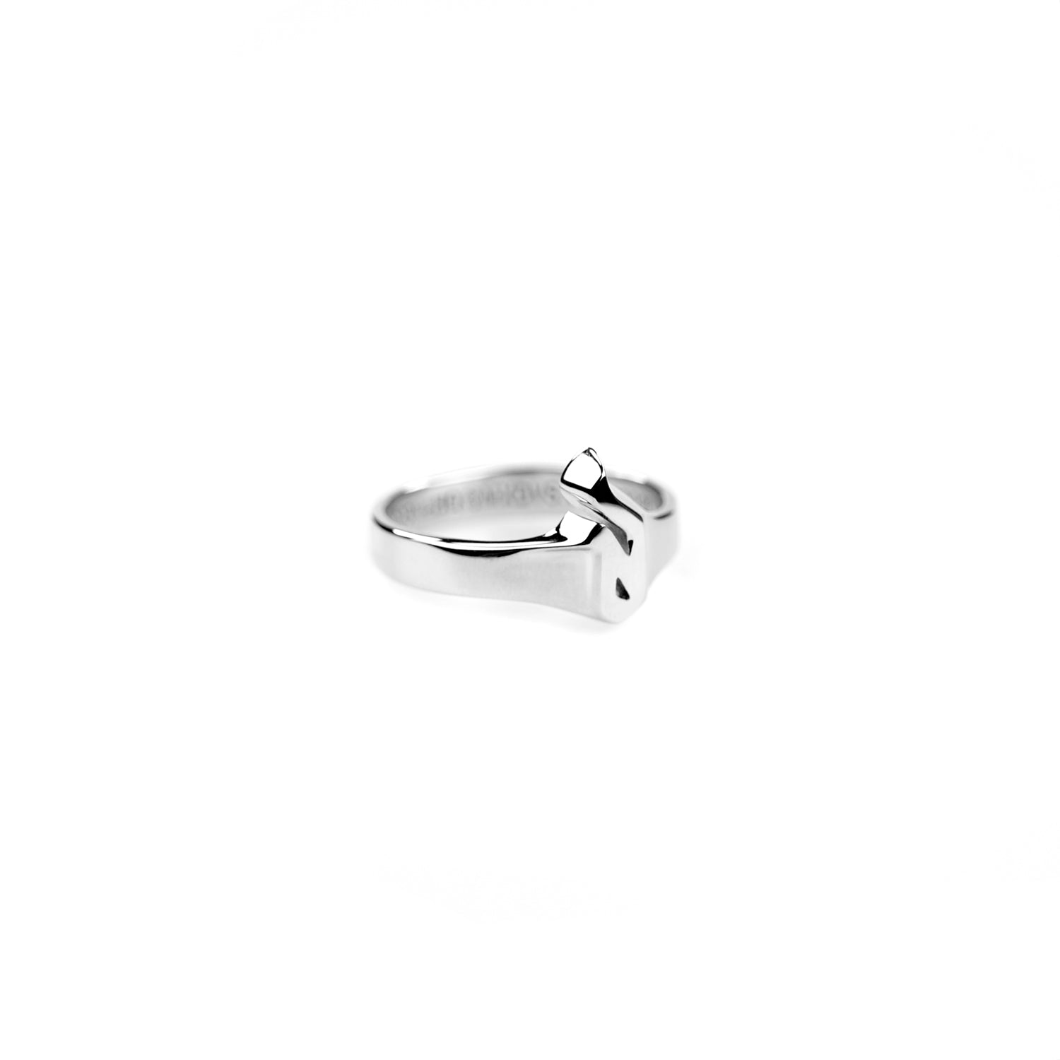 D-logo ring – MXDVS